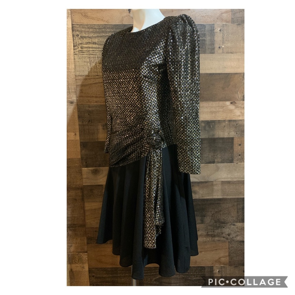 Vintage Metallic Gold Black Cocktail Party Dress - Gem